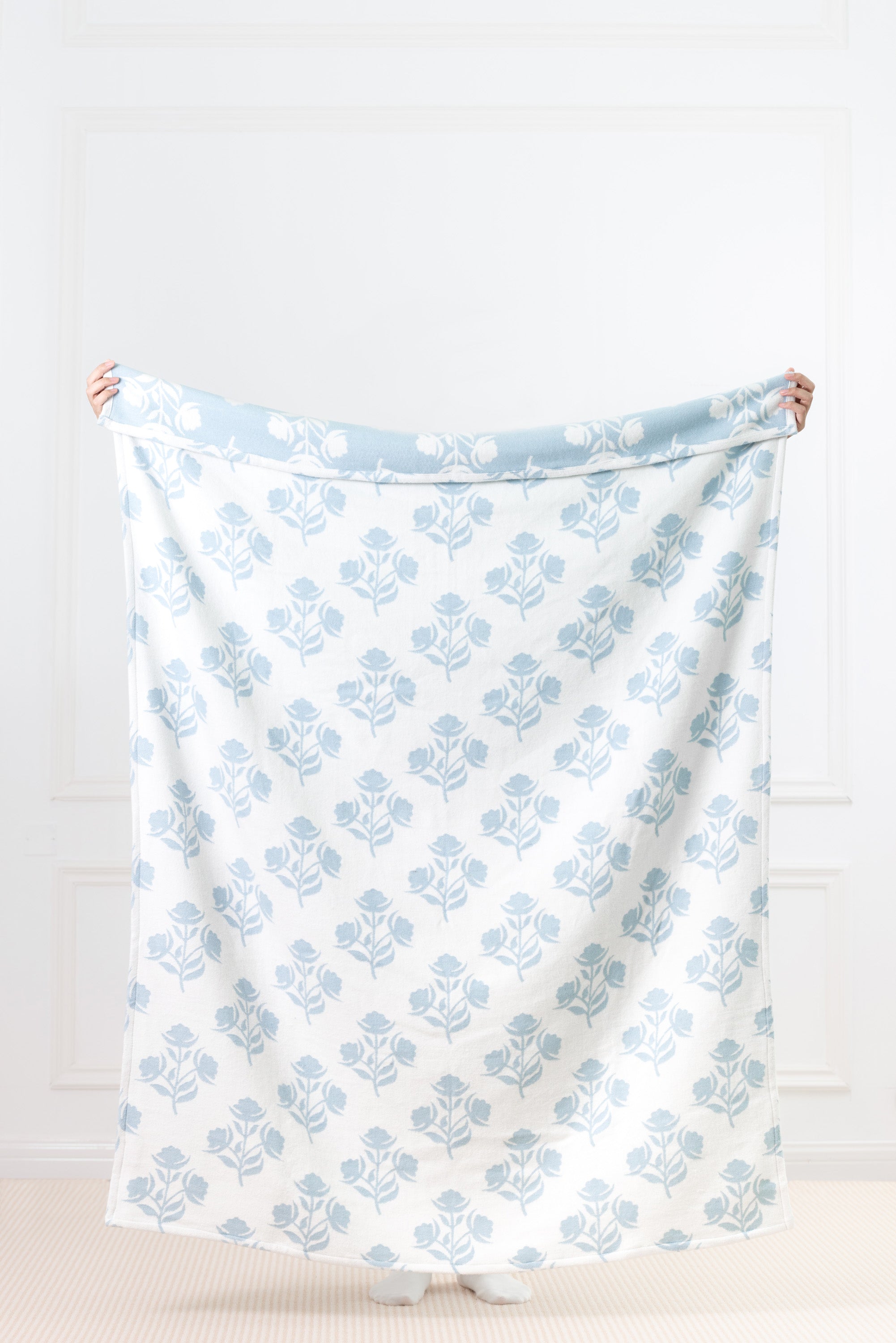 Coastal Floral Throw Blanket, Soft Piping Accent, Baby Blue, 47"x65 ...